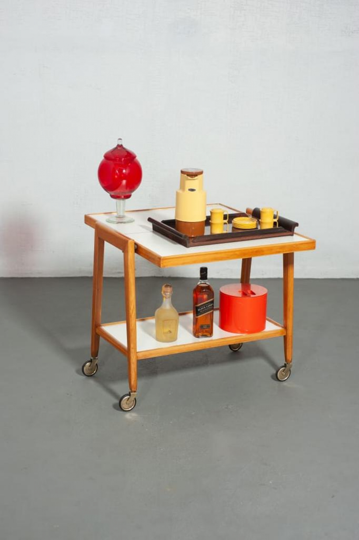 Antigo & Pronto - Carrinho Ming - Selado / 50 / Pau-marfim e fórmica